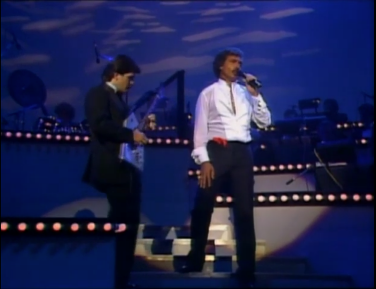 Engelbert Humperdinck – The Last Waltz & This Moment In Time – Timeless ...